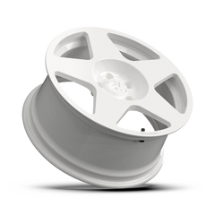 Rally Sport Tarmac - Rally White | Fifteen52 | Cast Wheels
